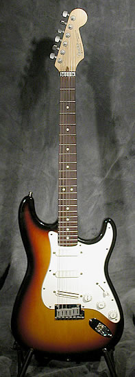 Fender stratocaster plus US d'occasion guitare village