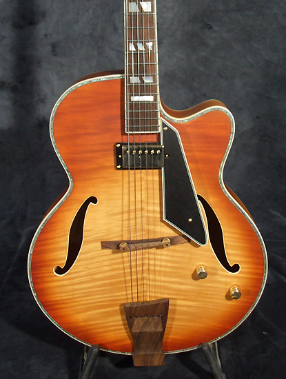 Guitares Peerless Guitars Monarch Gigmaster Jazz city Guitare Village