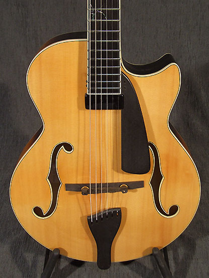 Guitares Peerless Guitars Monarch Gigmaster Jazz city Guitare Village